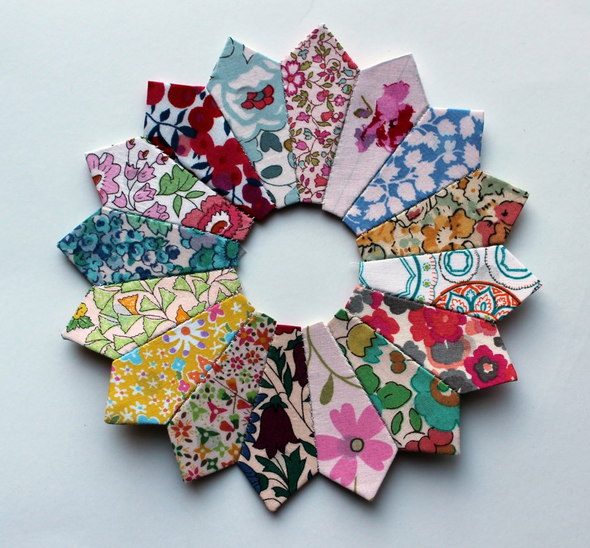 dresden plate block | WOMBAT QUILTS
